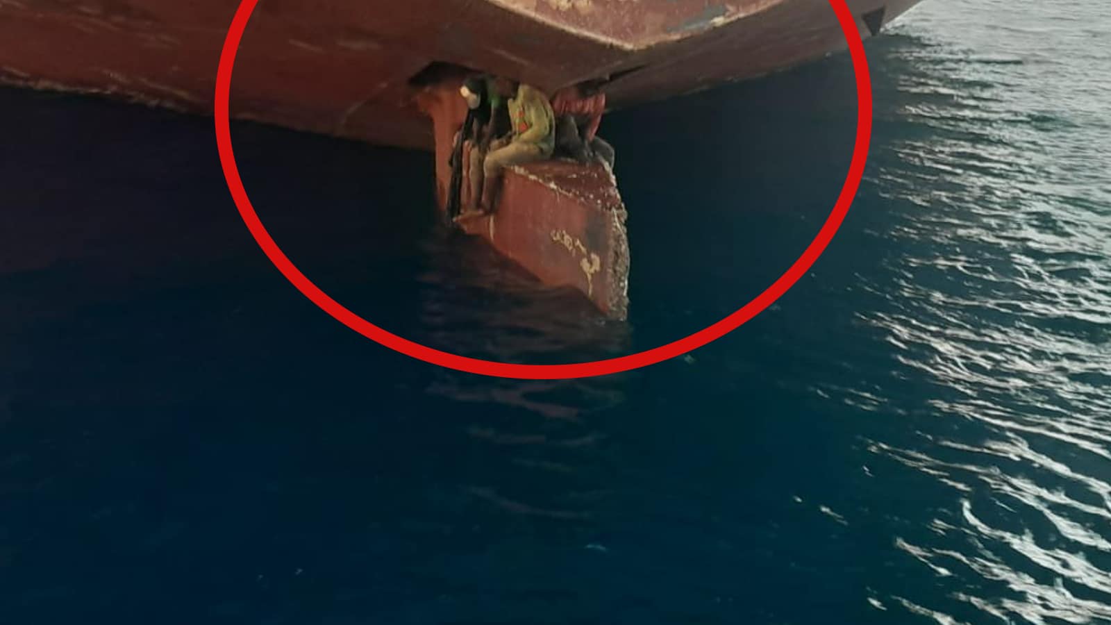 Three Migrants Enter Spain’s Canary Islands from Nigeria Balanced on ...