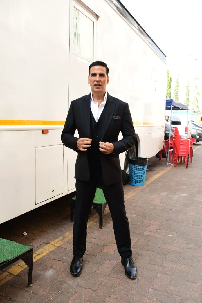 Disha Patani, Vicky Kaushal, Krishna Shroff, Akshay Kumar, Dia Mirza ...