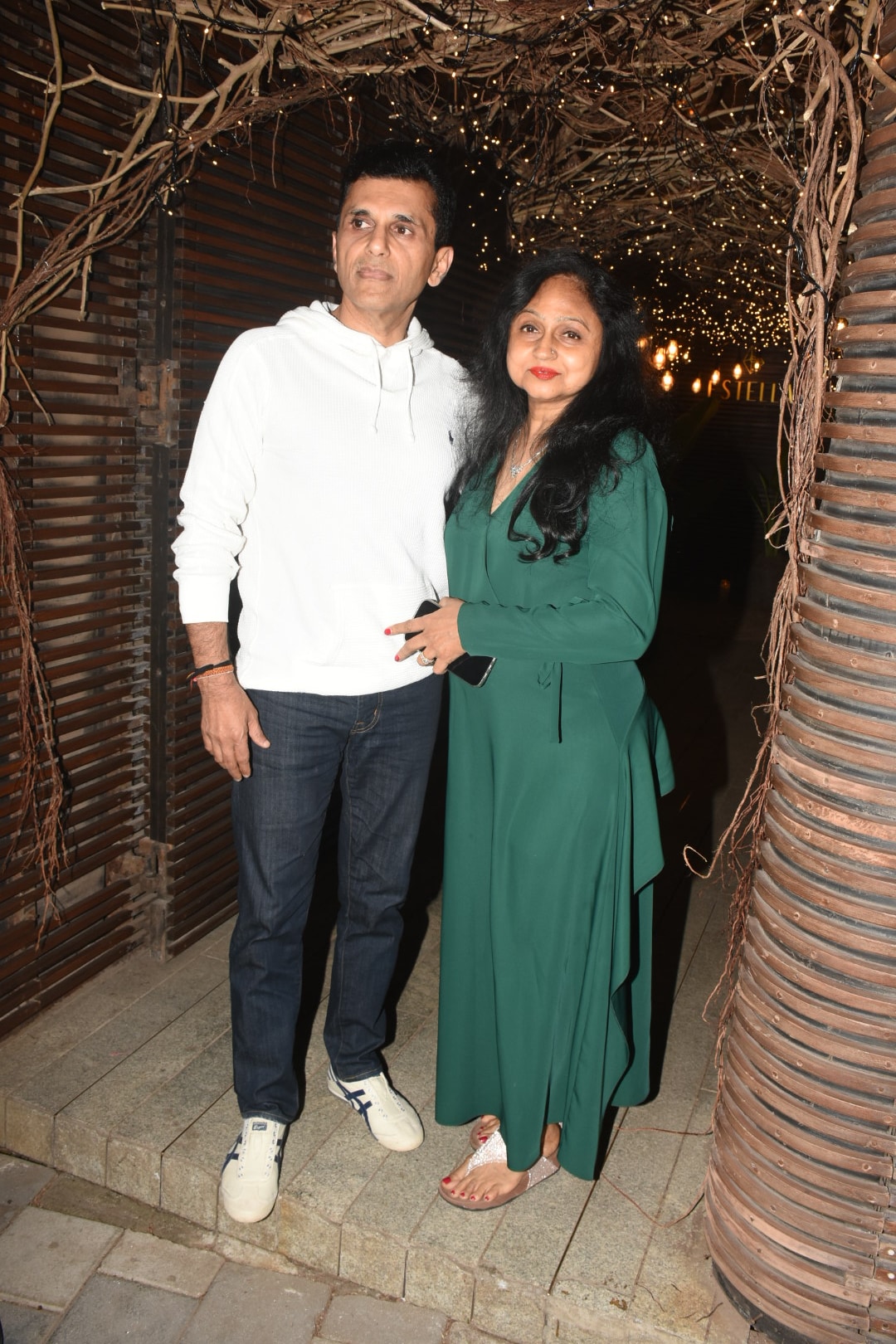 Kartik Aaryan Celebrates Birthday With Ananya Panday, Alaya F, Vaani ...