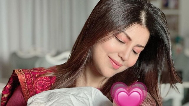 Debina Bonnerjee Shares Her Experience On Breastfeeding - News18