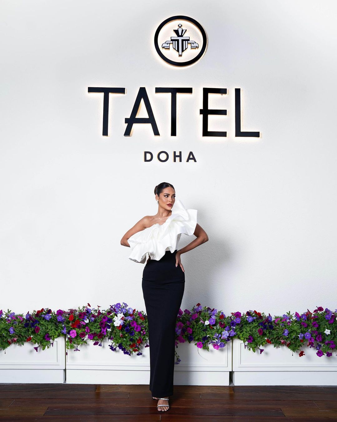 Esha Gupta Flaunts Hourglass Figure In Blue Off-shoulder Dress With ...