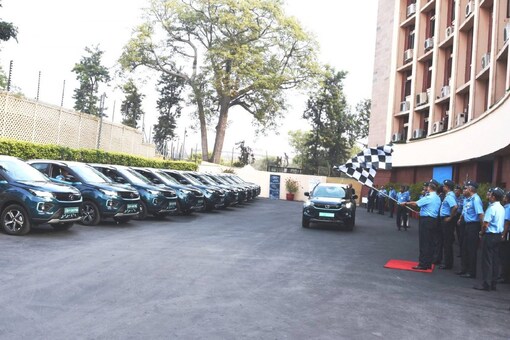 IAF Inducts Fleet of Electric Vehicles, Step Towards Green Mobility ...