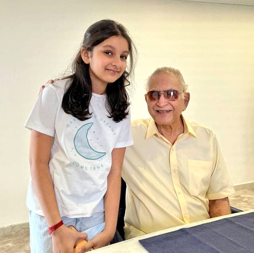 Actor Krishna Passes Away: A Look at His Priceless Family Moments With ...