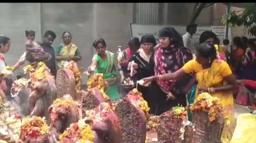 Hindus and Muslims Worship Together in Harmony in this Andhra Pradesh ...
