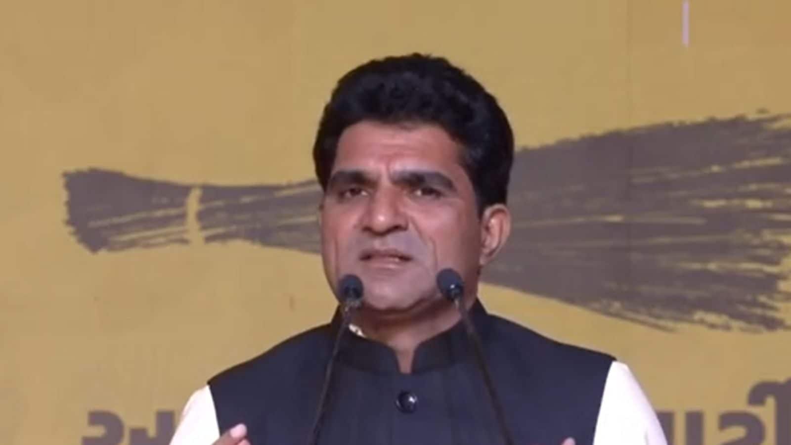 Gujarat Elections 2022: AAP's CM Face Isudan Gadhvi to Contest from ...