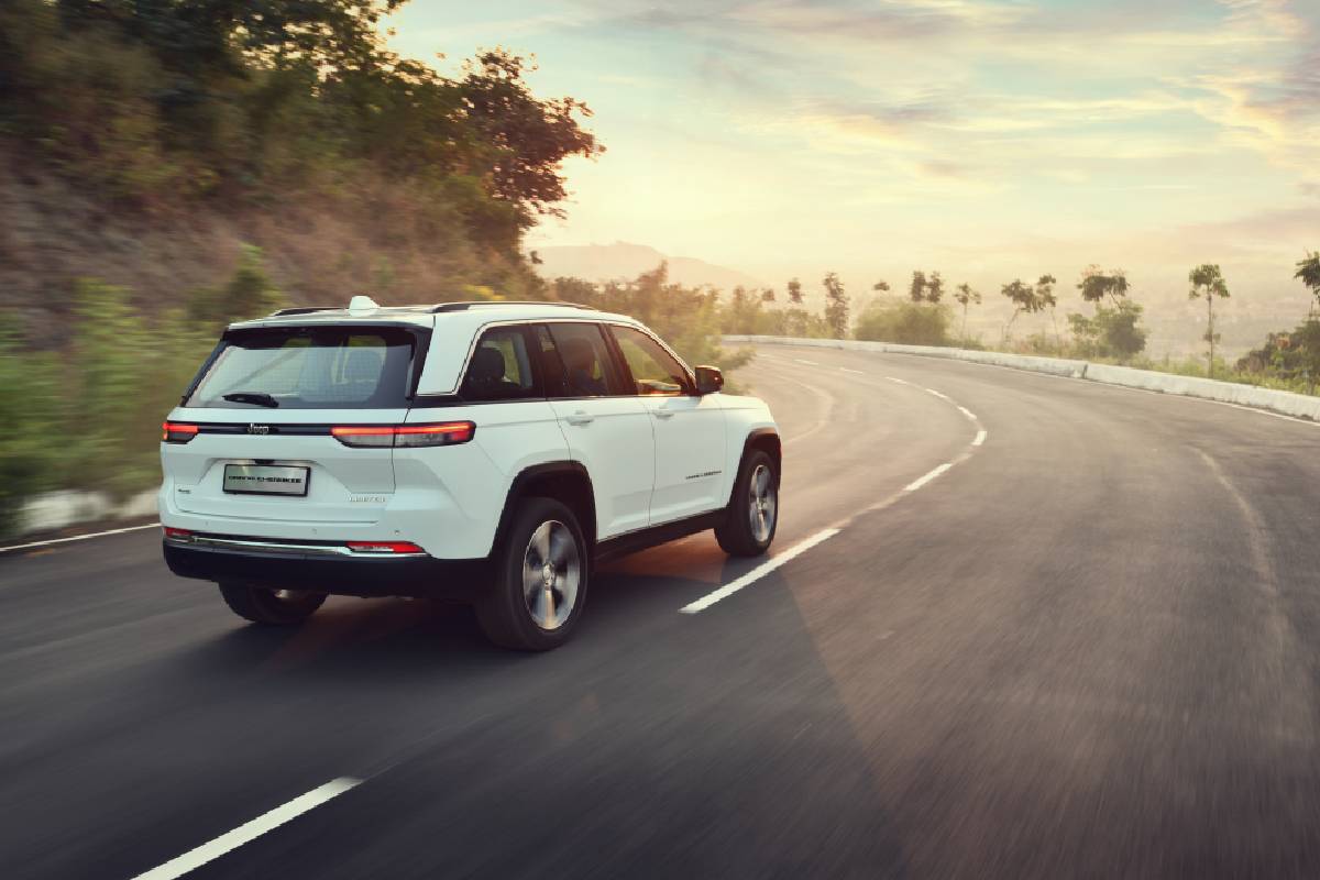 Jeep Grand Cherokee in Pics: See Design, Features, Interiors and More ...