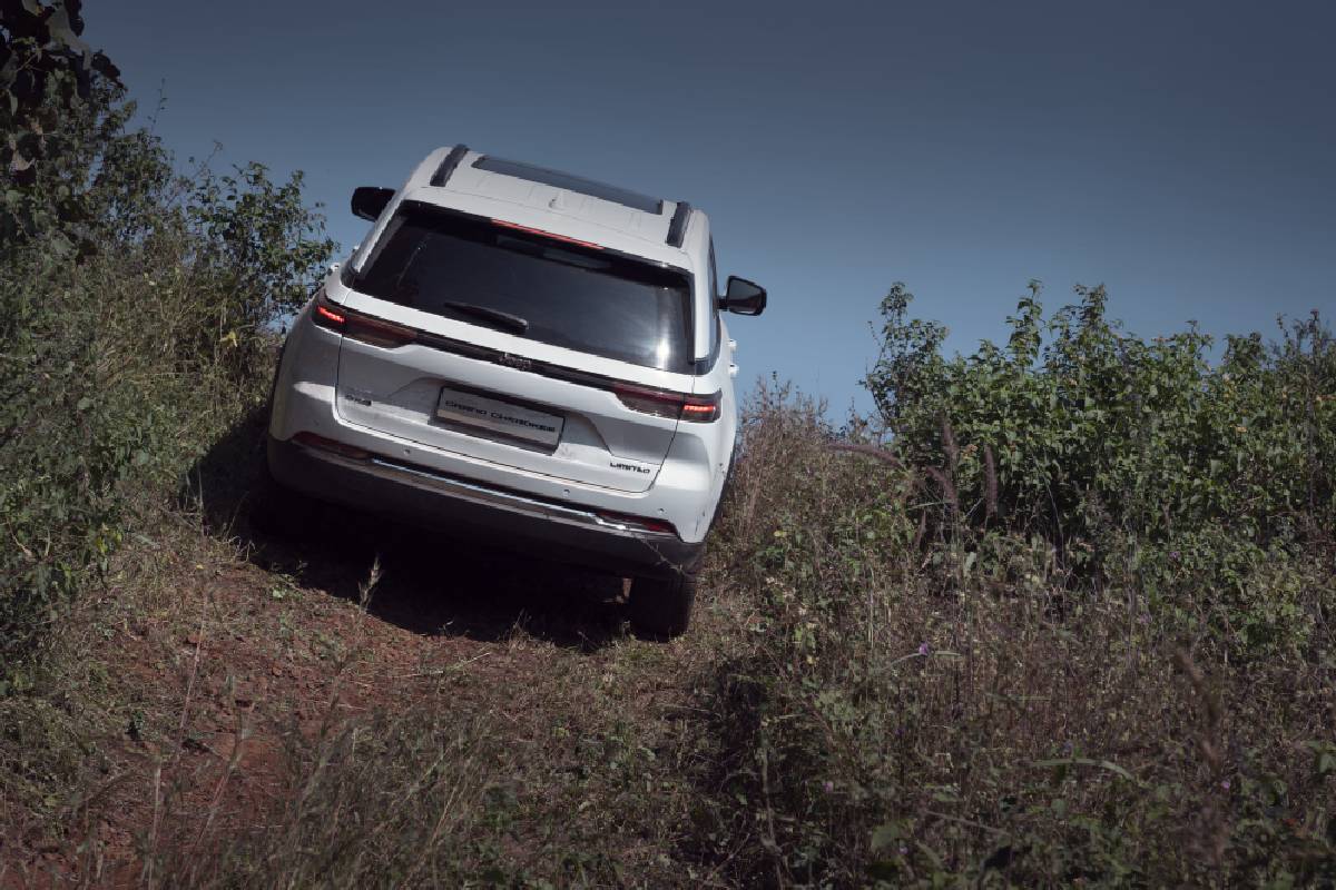 Jeep Grand Cherokee in Pics: See Design, Features, Interiors and More ...