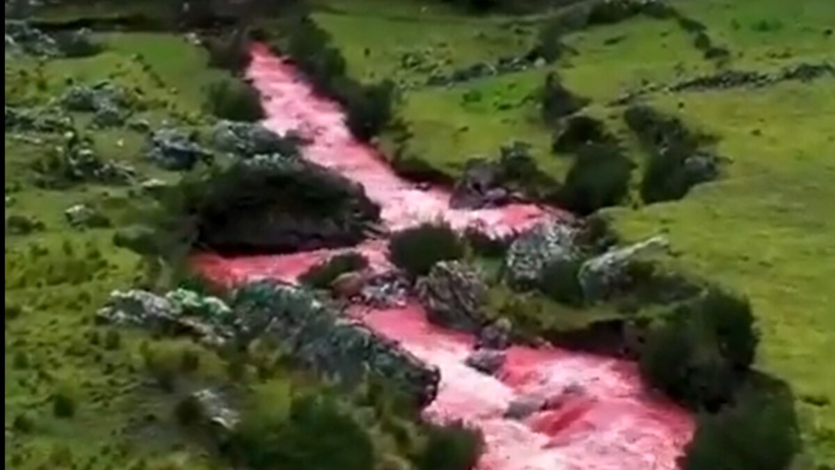 The Unusual Red River in Peru is a Marvel Of Nature, Old Video Goes ...