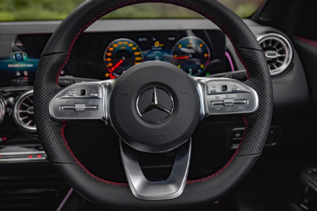 Mercedes-Benz GLB in Pics: See Design, Features, Interiors and More in ...