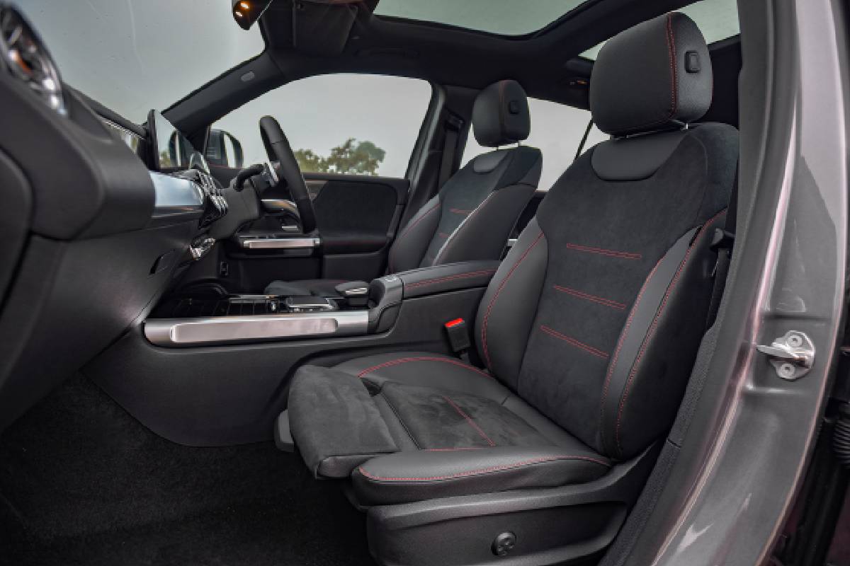 Mercedes-Benz GLB in Pics: See Design, Features, Interiors and More in ...