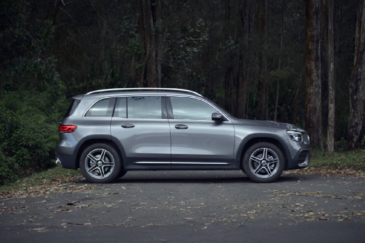 Mercedes-Benz GLB in Pics: See Design, Features, Interiors and More in ...