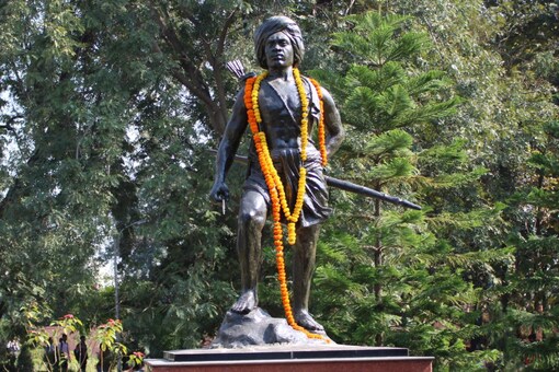 Janjatiya Gaurav Diwas 2022: Why is it Celebrated on Birsa Munda ...