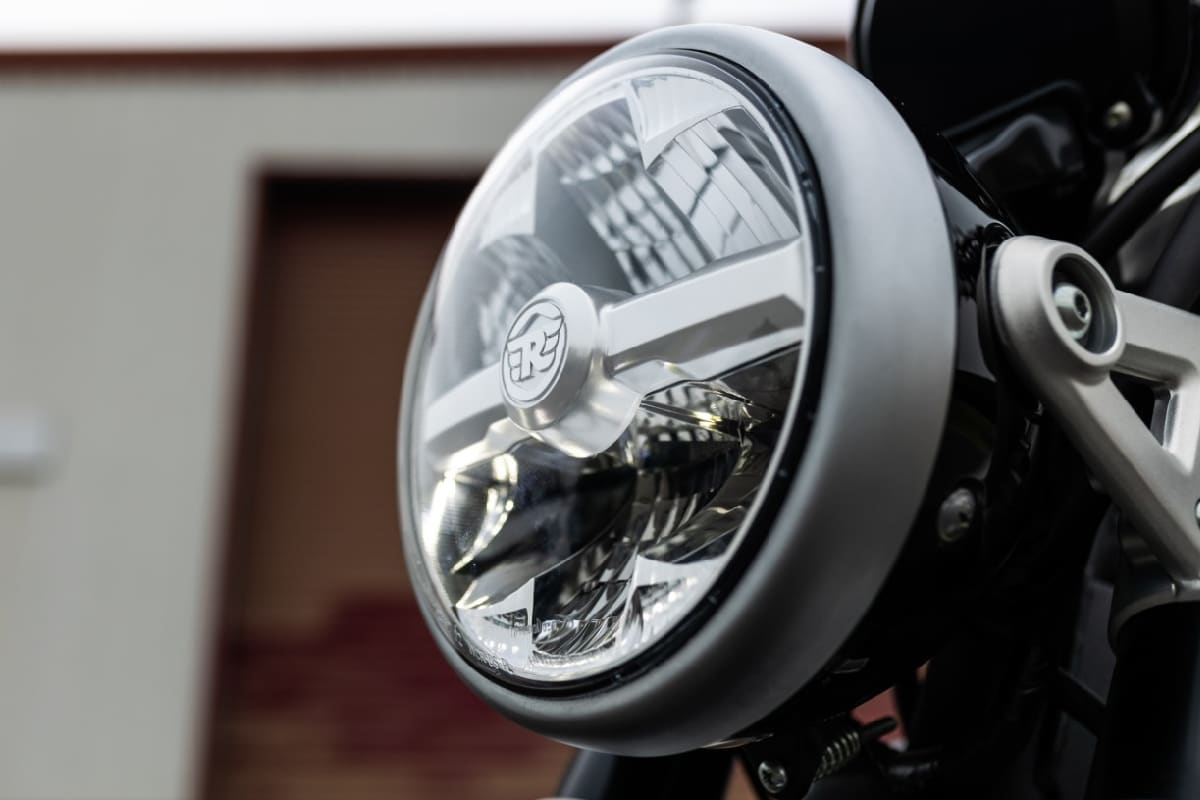Royal Enfield Super Meteor 650 in Pics: See Design, Features, and More ...