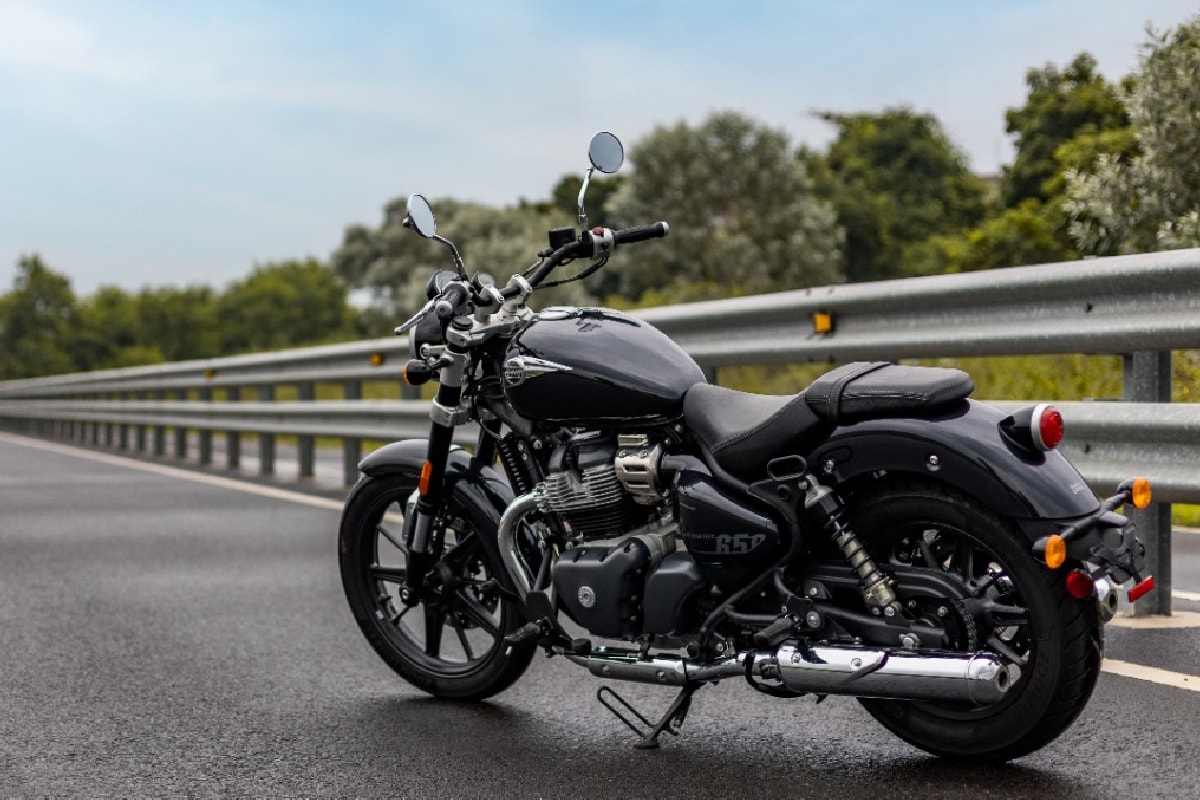 Royal Enfield Super Meteor 650 in Pics: See Design, Features, and More ...