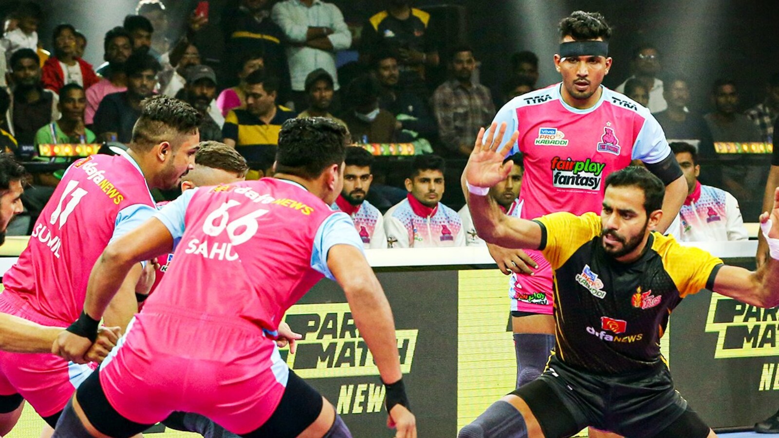 PKL 9: Arjun Deshwal Leads Jaipur Pink Panthers to Win over Telugu Titans | Sports News - News18