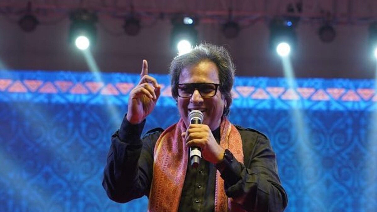 Happy Birthday Talat Aziz: Watch 5 Timeless Ghazals by the Legend - News18