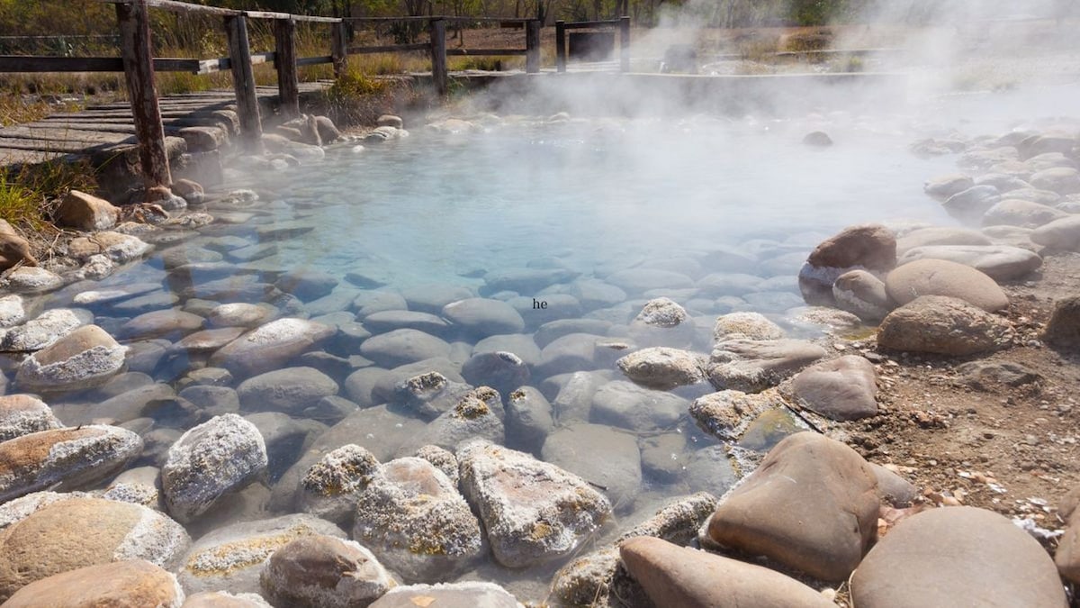 6 Famous Hot Water Springs In India That Will Warm You Up This Winters ...