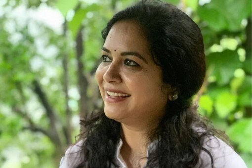 Singer Sunitha's Son Aakash to Make his Acting Debut Soon - News18