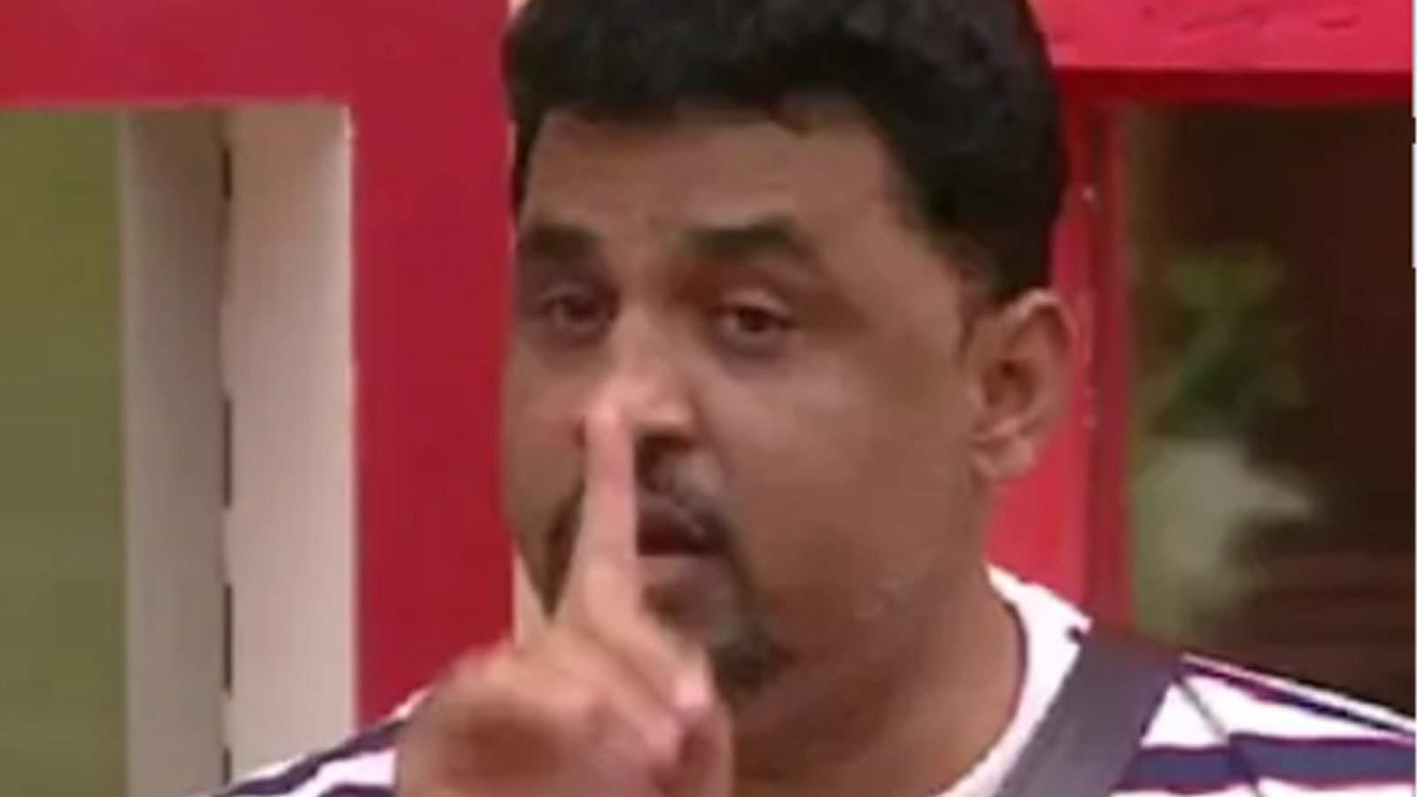 Bigg Boss 9 Kannada: Roopesh Ranjanna Packs His Bag After Tussle With ...