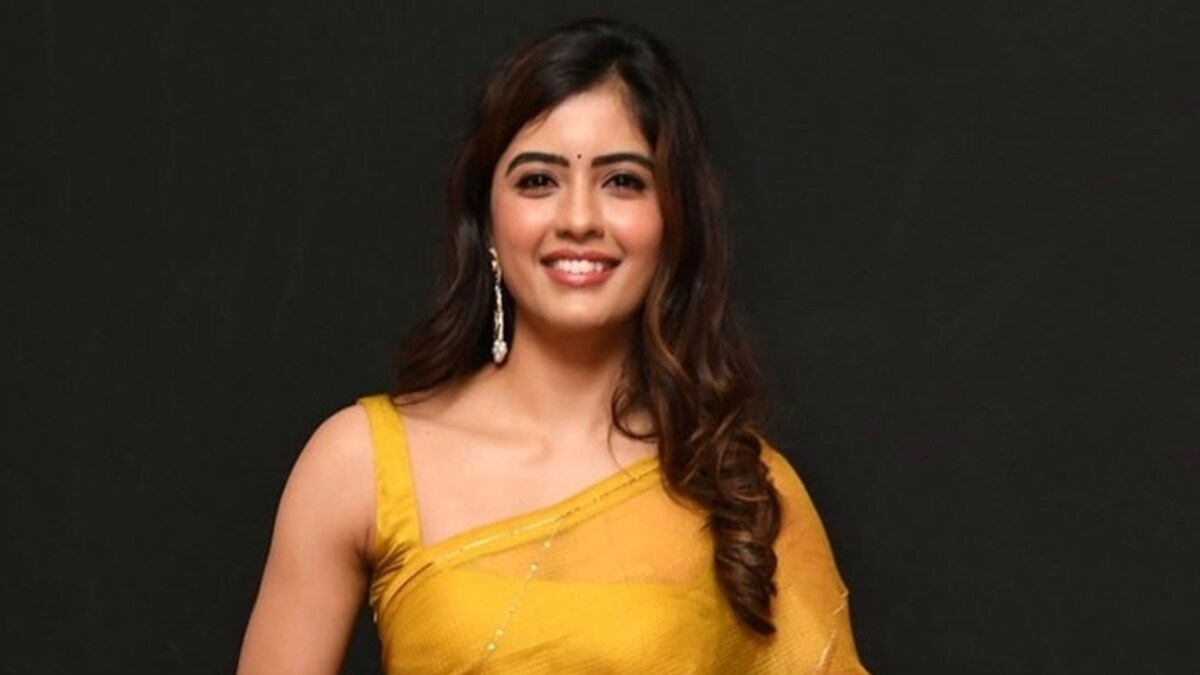 Bigil Fame Amritha Aiyer Looks Stunning In Black Co-Ord Set - News18