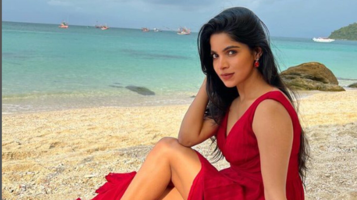 Model-Actress Divya Bharti Drops Ethereal Beach-Side Photos In Her ...
