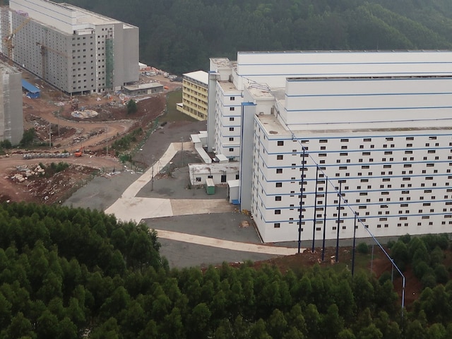 China Builds 26-Storey Skyscraper to Farm Pigs, Meet Annual Pork Demand ...