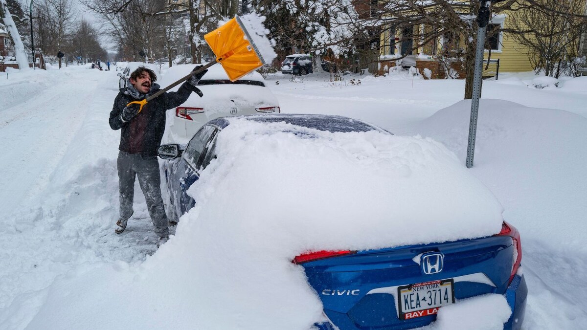 'Like A Scene Out Of Frozen': Winter Storm Covers US Under 6-ft Snow ...