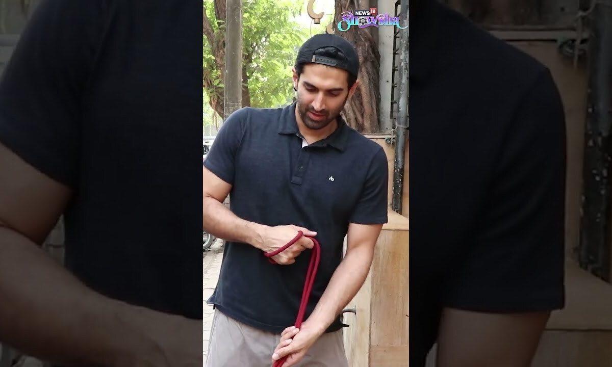 Adorable Moment! Aditya Roy Kapur And His Pet #doggo Has Won Our Hearts ...