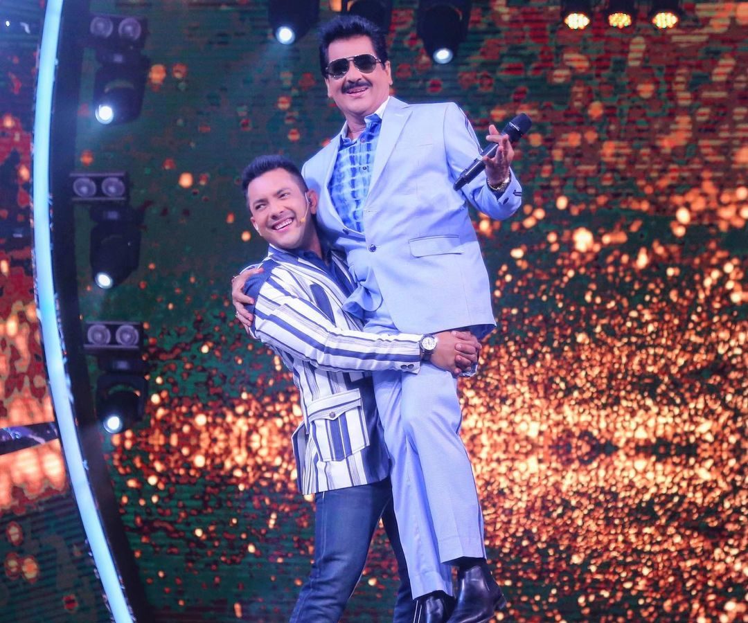 Udit Narayan Turns 67: Adorable Photos of the Veteran Singer with Son Aditya Narayan, Other ...