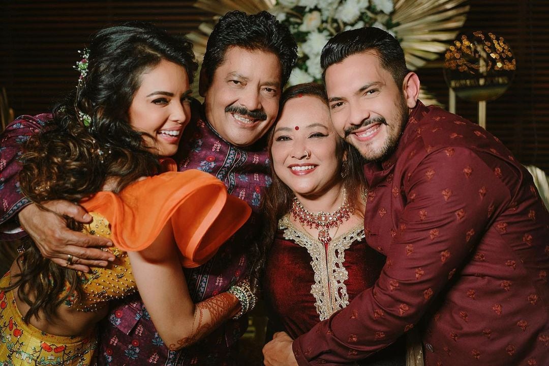 Udit Narayan Turns 67: Adorable Photos of the Veteran Singer with Son Aditya Narayan, Other ...