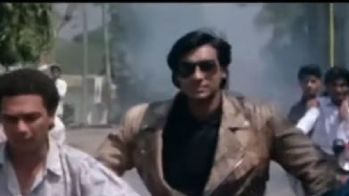 Can Ajay Devgn Perform Phool Aur Kaante Split Bike Stunt Again? The ...