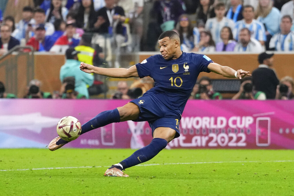 Lionel Messi Wins FIFA World Cup 2022 as Argentina Beat France 4-2 on ...