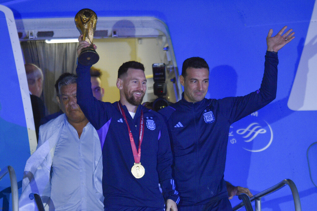 In Pictures: Lionel Messi & Co Celebrate FIFA World Cup Triumph With ...