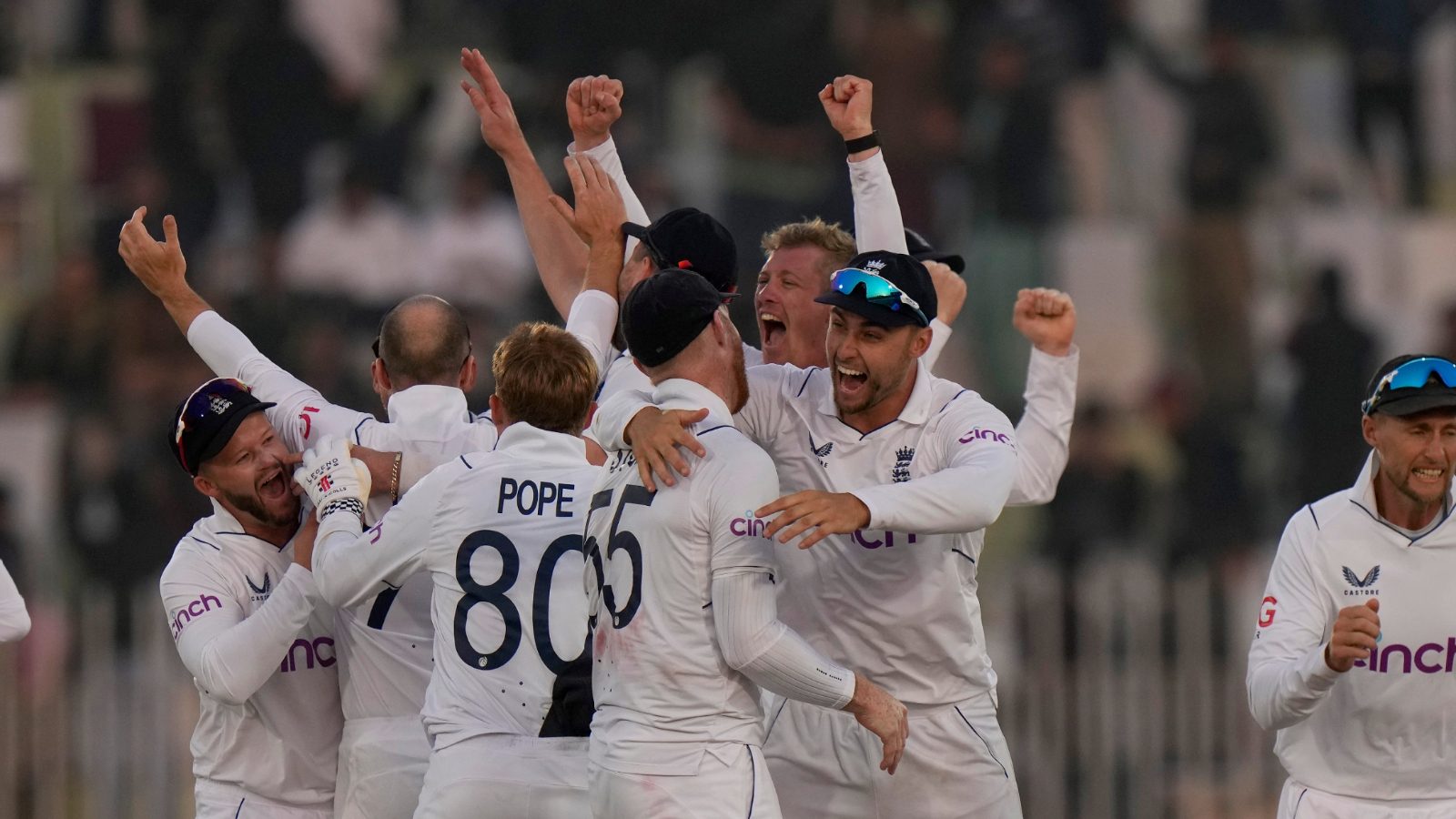 PAK vs ENG: James Anderson, Ollie Robinson Guide England to 74-run ...