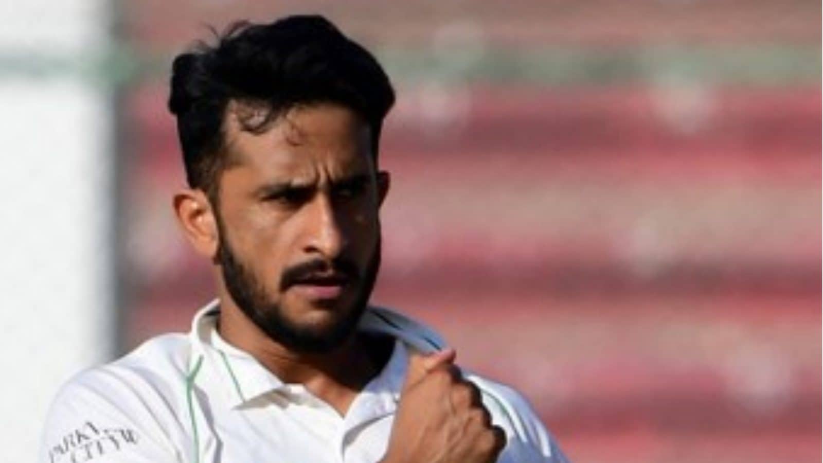 WATCH: Hasan Ali Loses Temper, Almost Comes to Blow With Crowd Over ...