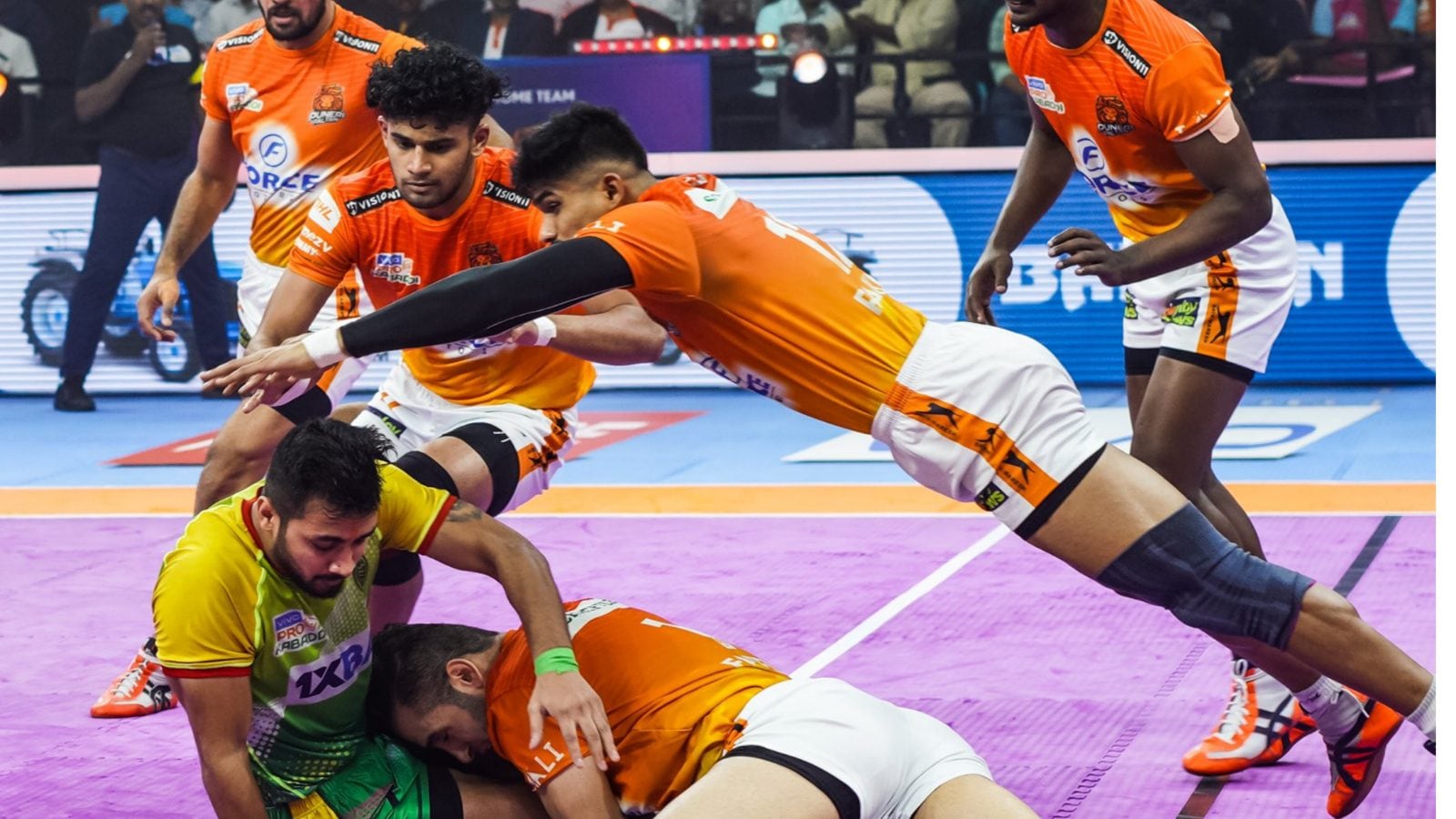PKL 2022: Akash Shinde Helps Puneri Paltan Seal Semifinal Spot With Win ...