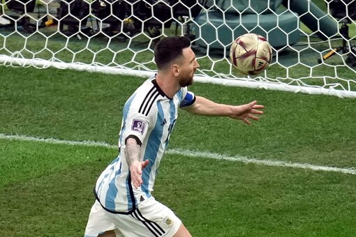 CHECK: Lionel Messi Keeps His Calm to Score Crucial Penalty in FIFA ...