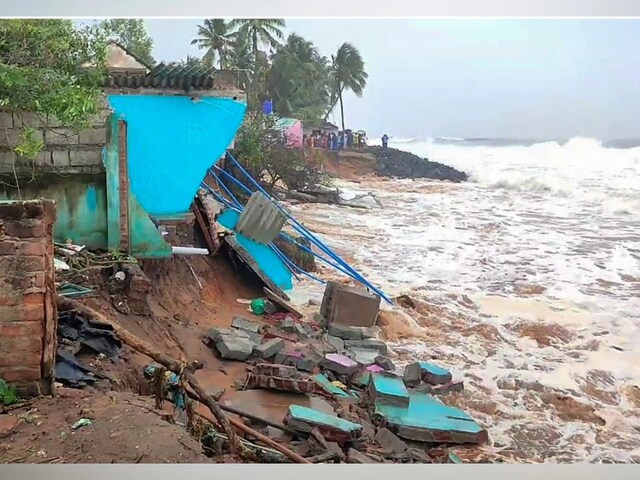 Cyclone Mandous: Strong Winds, Rainfall in Chennai & Nearby Areas ...