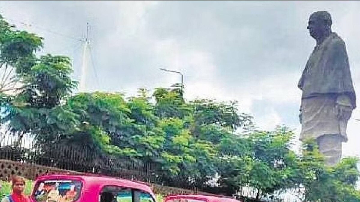 15 Electric Auto-rickshaws Burnt in Fire Near Statue of Unity in ...