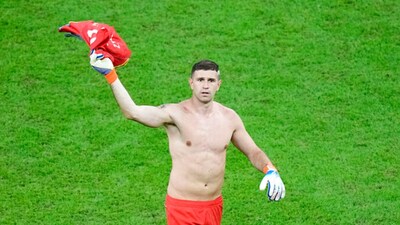 Watch: Angry Argentine Goalkeeper Emiliano Martinez Hurls Abuse at ...