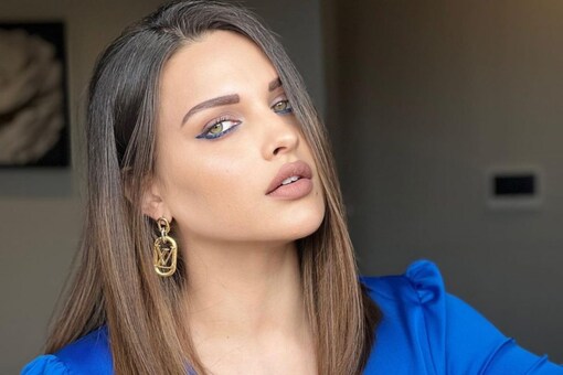 Himanshi Khurana Opens Up On Battling Depression After Bigg Boss 13 ...