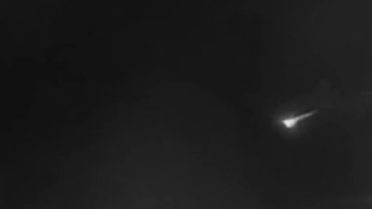 WATCH: Doorbell Cameras Capture Meteor Strikes Across Night Sky in US ...