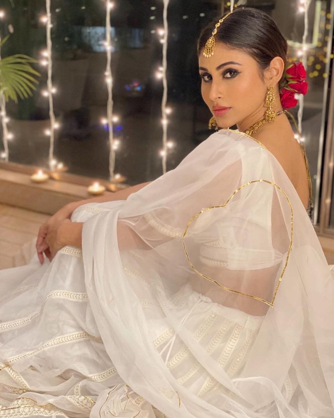Mouni Roy Sets Internet on Fire With Her Sexy Pics; Check Out Diva's ...