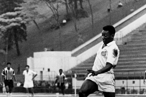 Unmatched Journey of How Pele Transformed Soccer Minnows Santos into a ...
