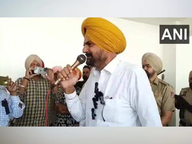 Sidhu Moose Wala's Father Hints at Joining Politics Six Months After ...