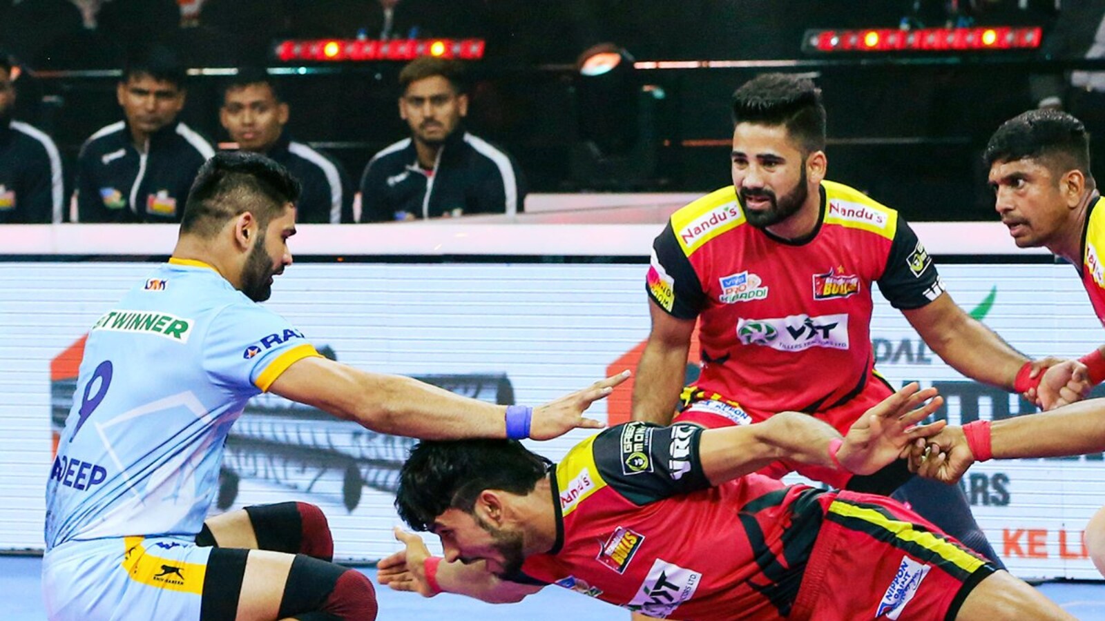 PKL 9: Bengaluru Bulls Hold Off UP Yoddhas for Crucial Win, Qualify for ...