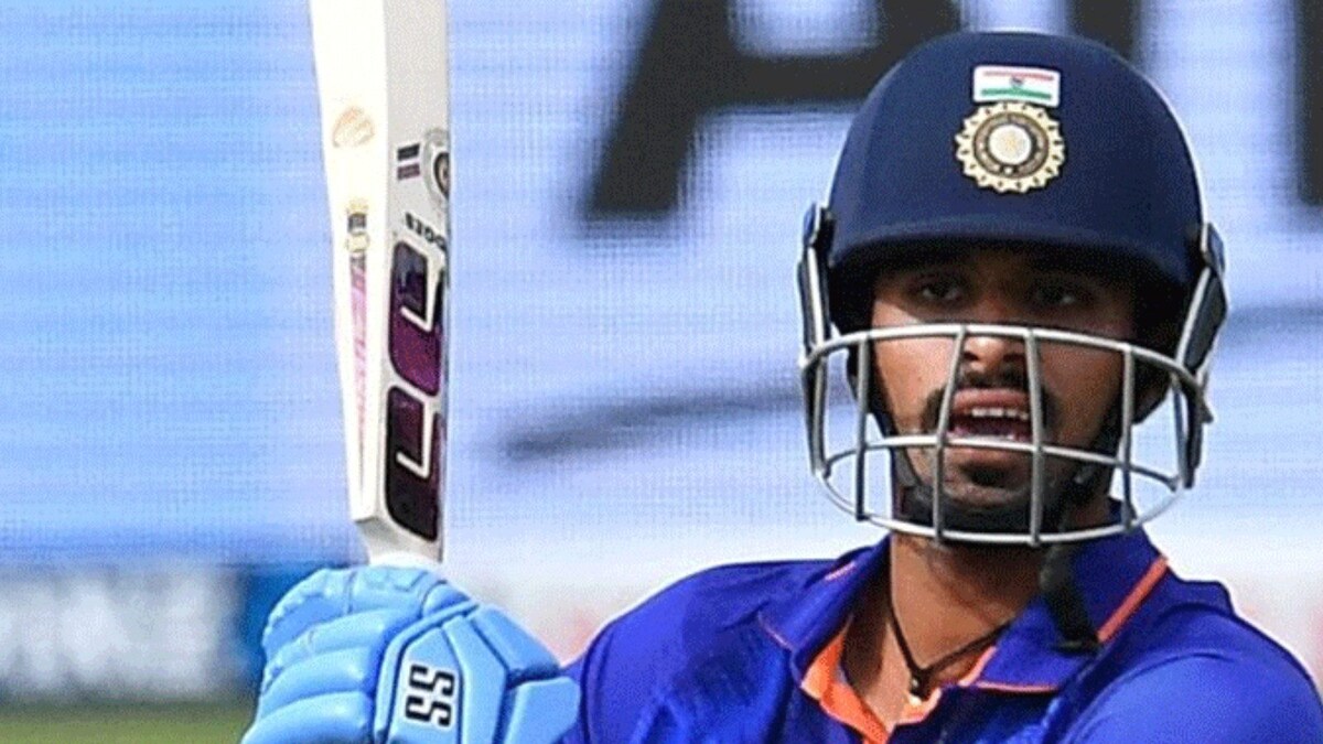 Watch: Washington Sundar's Hilarious Brain Fade Moment - News18