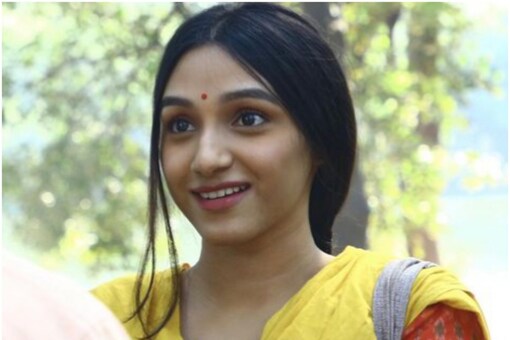 Rajkumar Santoshi's Daughter Tanisha Gets 'Extremely Emotional' as She ...