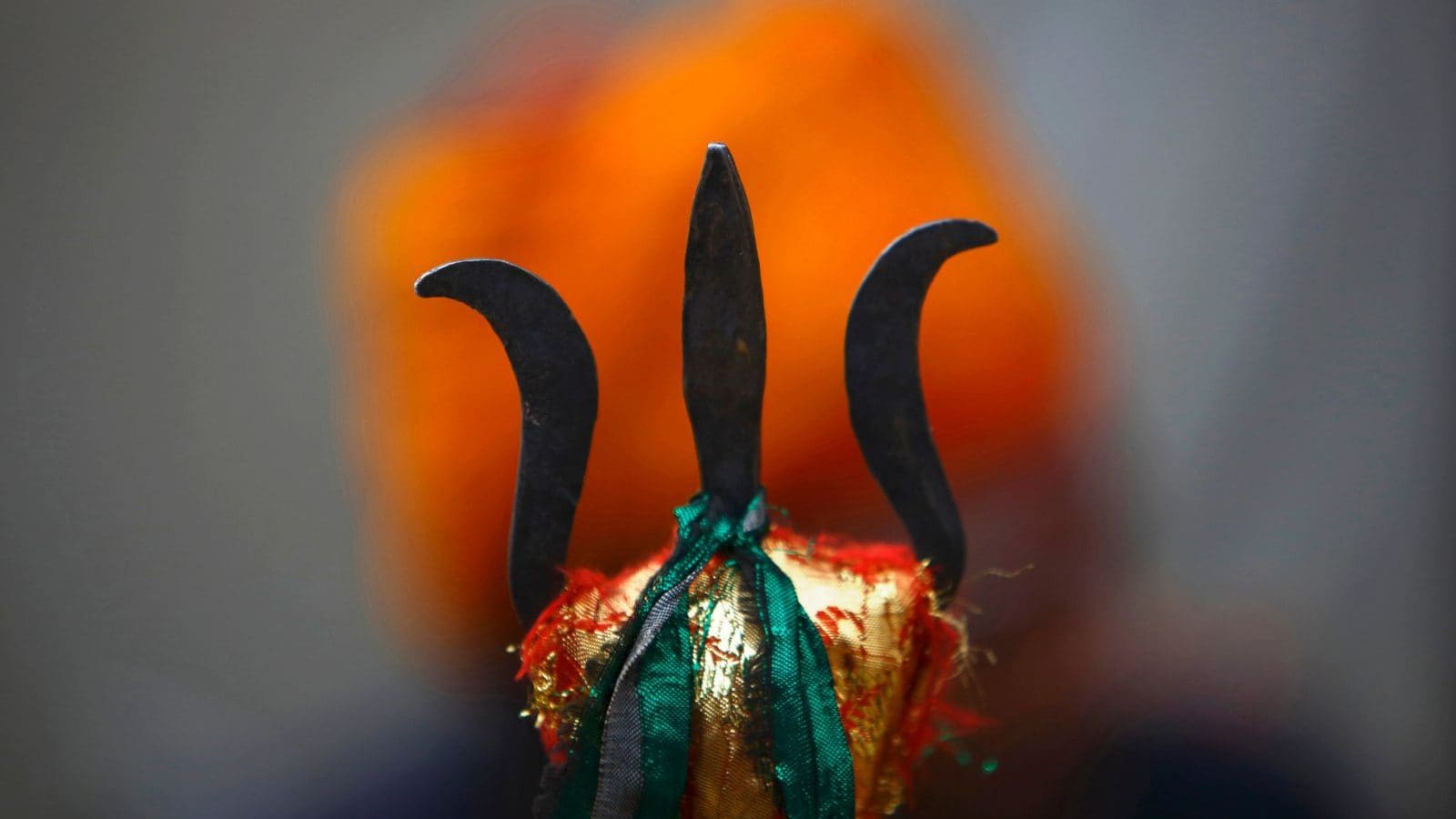 Bengal Man With 150-year-old Trishul Stuck in Neck Walks 65 Km for ...