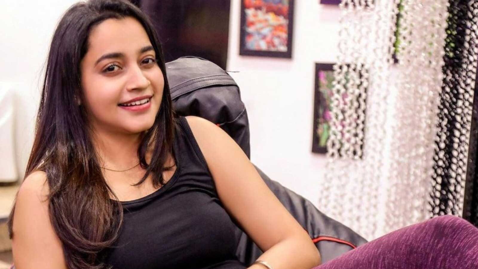 Varisu Vs Thunivu: Actress Abarnathi Reveals The Film She’ll Watch ...